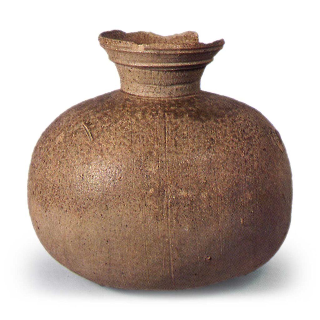 Sue ware: horizontal vase | Ceramics Story