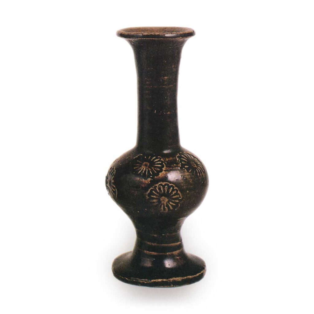 Seto ware: Vase with sealed flower design in iron glaze | Ceramics Story