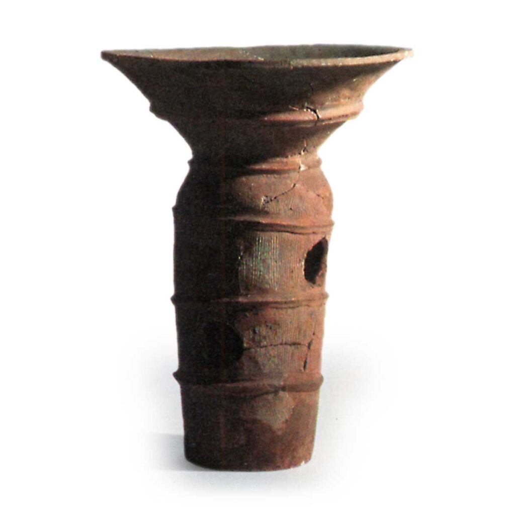 Haniwa (terra-cotta tomb figurine) – Ceramics Story