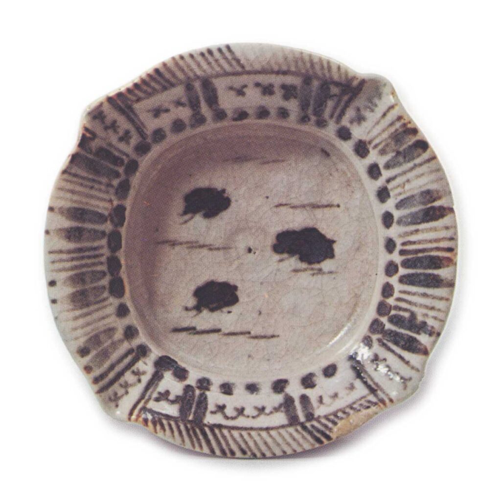 Shino mukōzuke dish with plover design – Ceramics Story