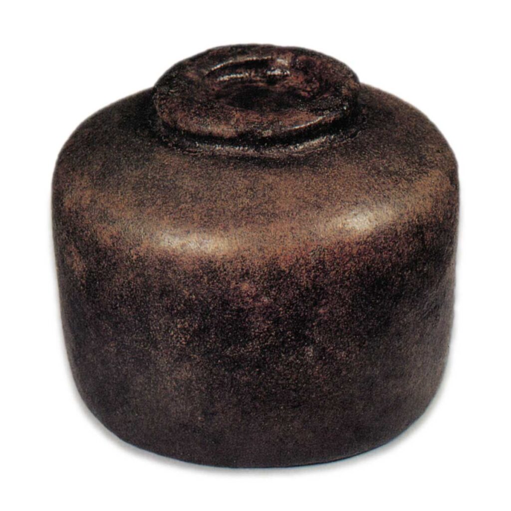 Chōjirō: tea bowl, known as “Kaburo”, Black Raku | Ceramics Story