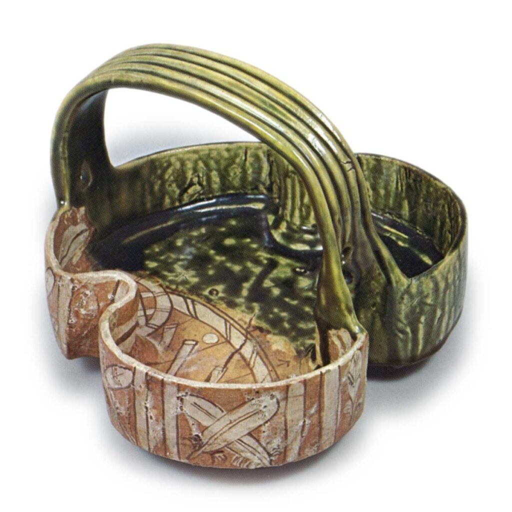 Oribe bowl in shape of suhama (sand bar) with handle across mouth ...