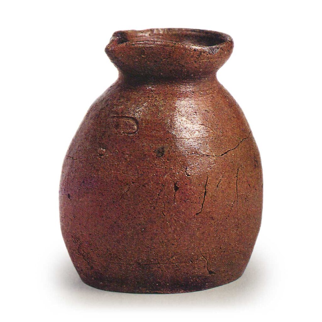 Tamba ware: small beaked jar. – Ceramics Story