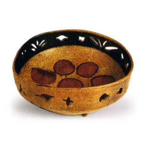 Bizen large bowl with openwork design | Ceramics Story