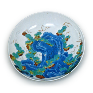 Five dishes with rock and ivy design, underglaze blue, overglaze ...